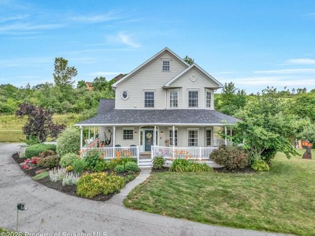 13024 Lower Maple Dr, Clarks Summit, PA 18411