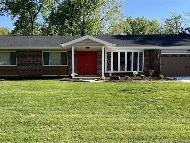 13028 Ambois Dr, Creve Coeur, MO 63141