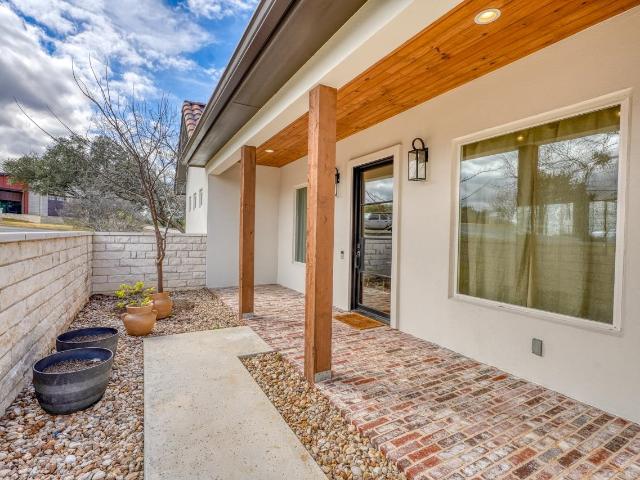 1302 Mountain Leather Dr, Horseshoe Bay, TX 78657 | MLS #176323 | Compass