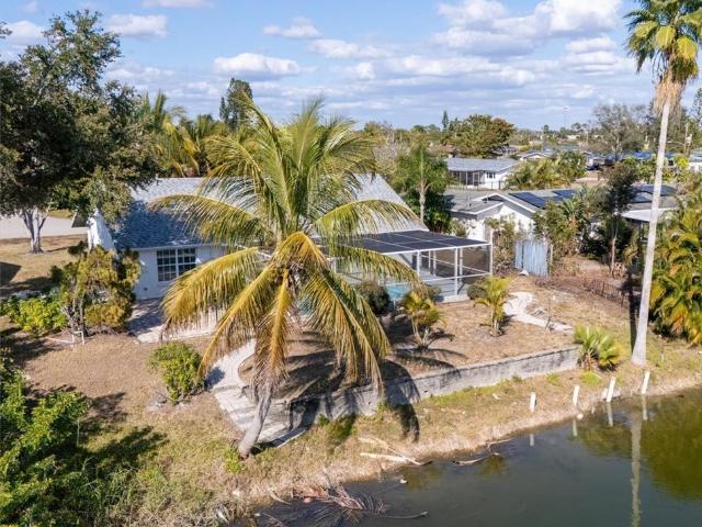 1302 NE 4th Ter, Cape Coral, FL 33909 | MLS #2025025