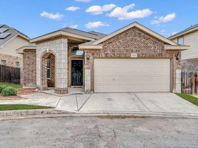 1302 Oriole Ct, San Antonio, TX 78245