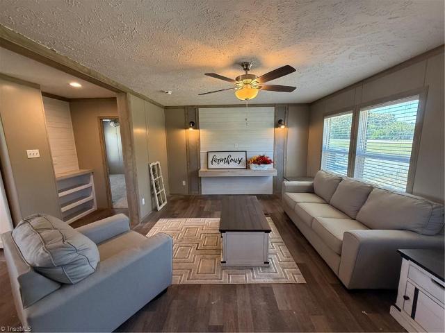1302 Austin Little Mountain Road
