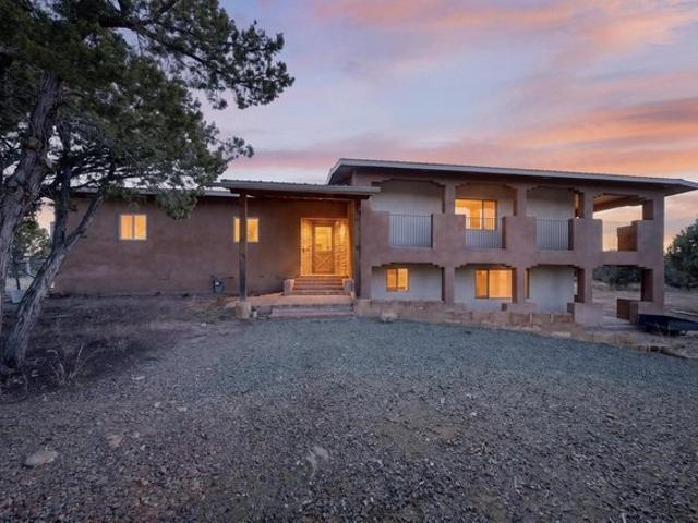 1302 Amarante Rd, Santa Fe, NM 87507