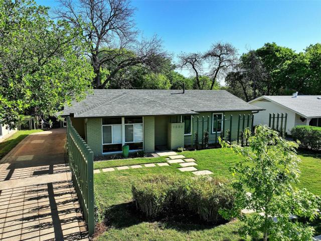 1302 Berkshire Dr
