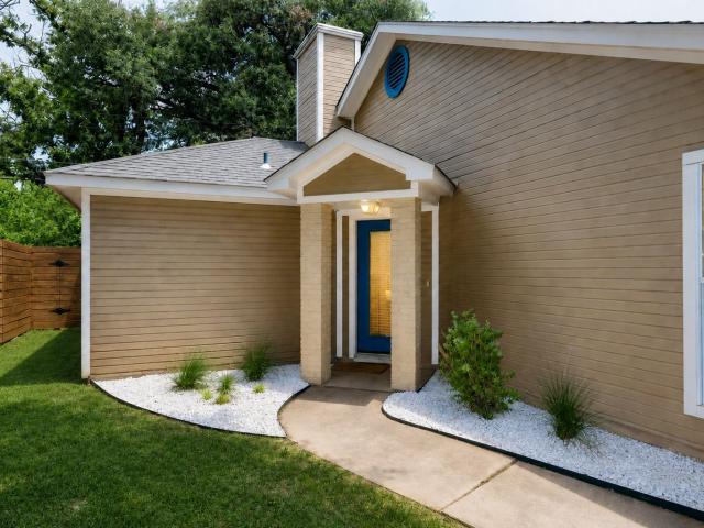 1302 Danbury Sq # A