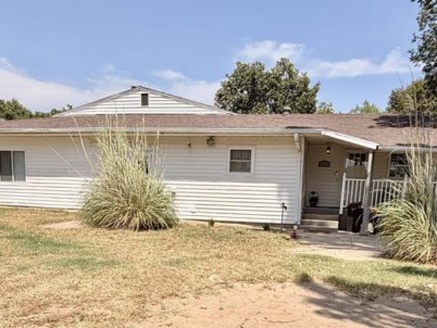 1302 E 95th Ave, Hutchinson, KS 67502
