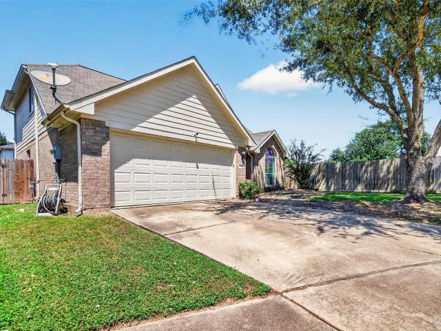 1302 E April Rain Court