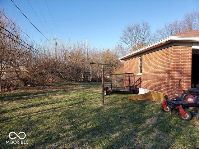 1302 E Stop 11 Road