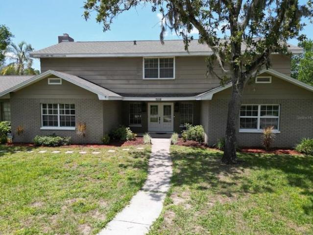 1302 Estatewood Dr, Brandon, FL 33510