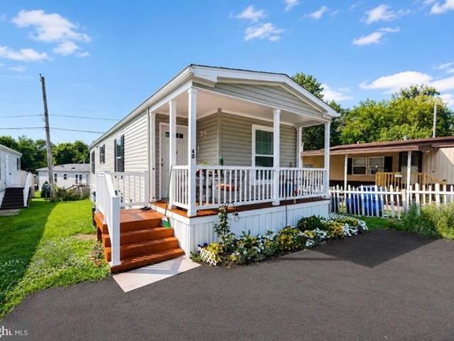 1302 Gibson Rd Trlr 40, Bensalem, PA 19020