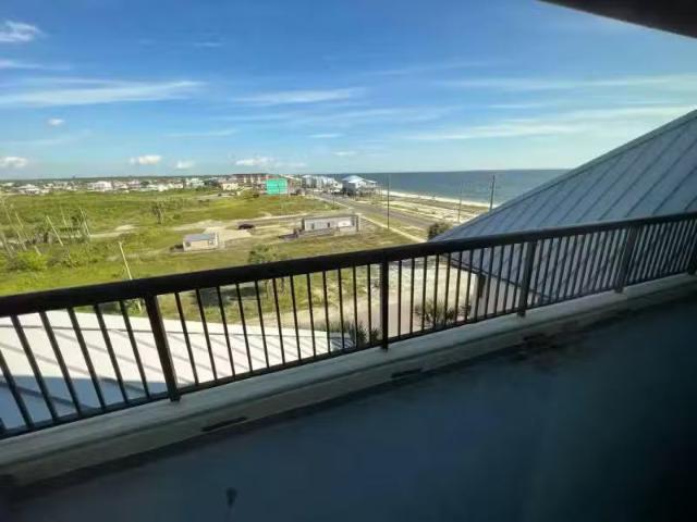 1302 HIGHWAY 98 APT 4B, MEXICO BEACH, FL 32456 Condo/Townhome.