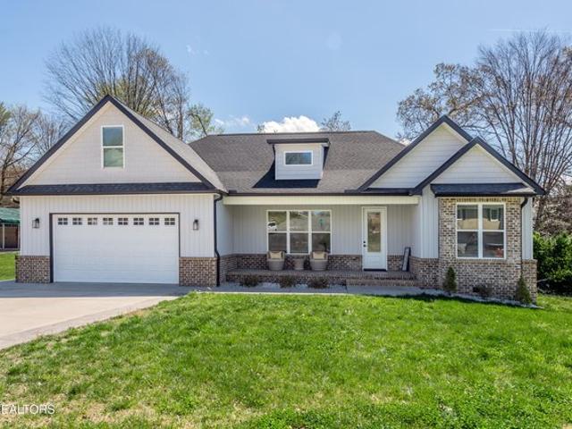 1302 Lula Bell Dr, Powell, TN 37849