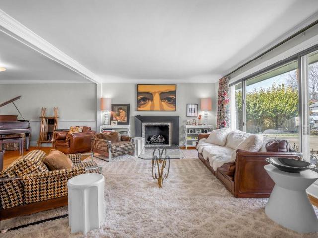 1302 Lester Dr
