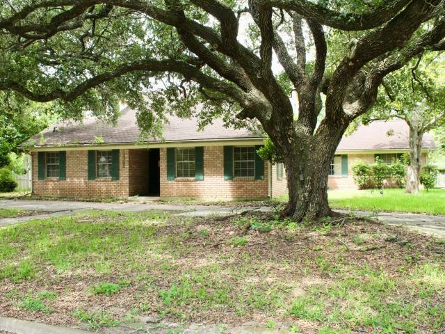 1302 Linwood Drive