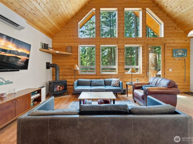 1302 Pine Loch Sun Drive