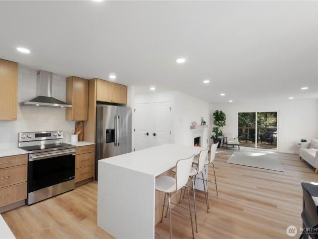 1302 th Avenue SW