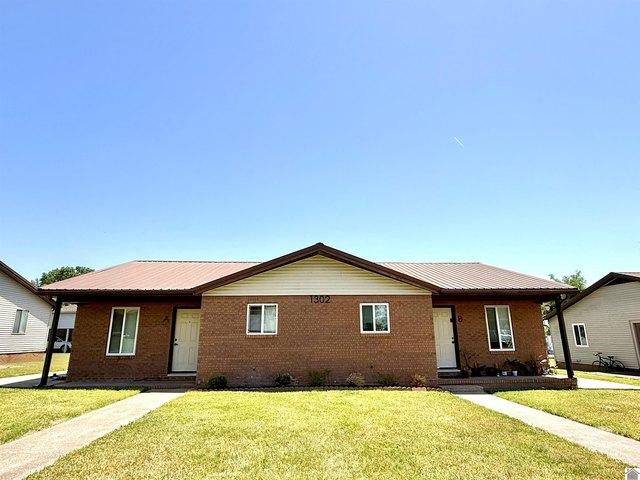 1302 Valleywood Dr, Murray, KY 42071