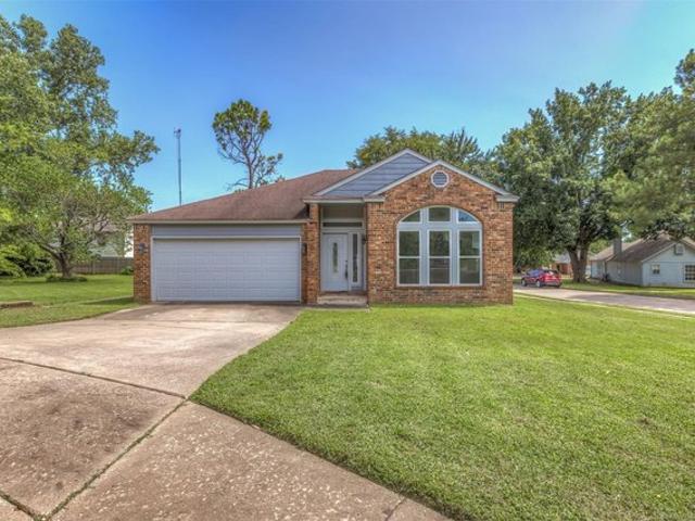 1302 W 112th Pl S, Jenks, OK 74037