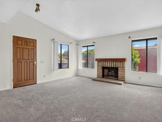 1302 W Apricot