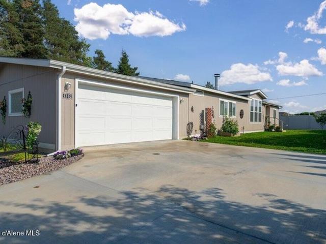 1302 W Bounty Loop, Hayden, ID 83835