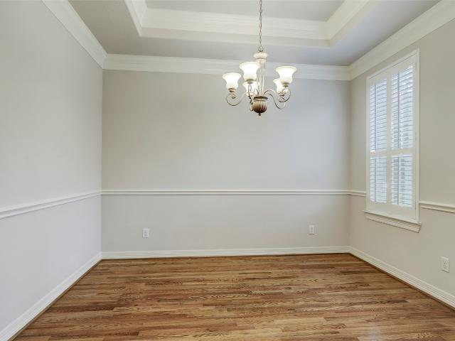 1302 W Park At Shady Villa
