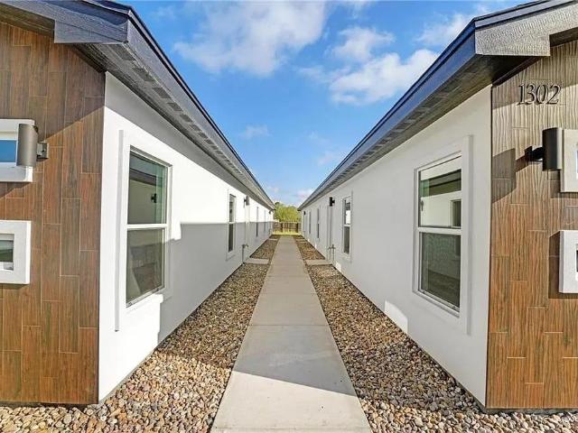 1302 W Platinum Drive 2
