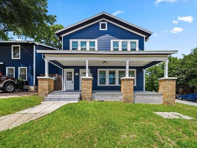 1302 20th St, Huntsville, TX 77340