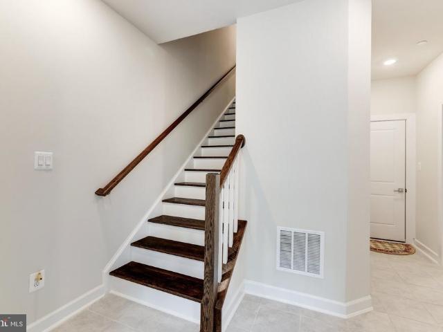 13036 Hattontown Square