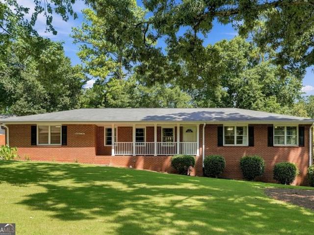 1303 Mohawk Dr, Lawrenceville, GA 30043