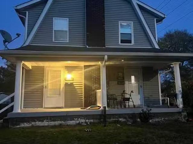 1303 N Olney St 1301 N Olney St