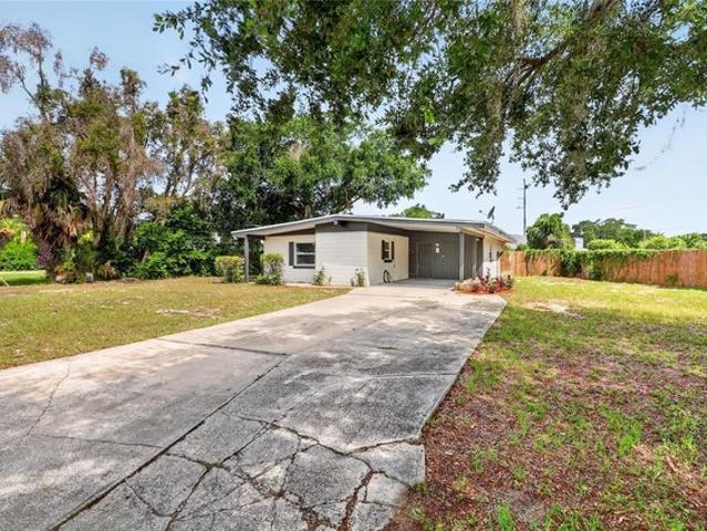 1303 NE Stately Oaks Dr NW, Winter Haven, FL 33881