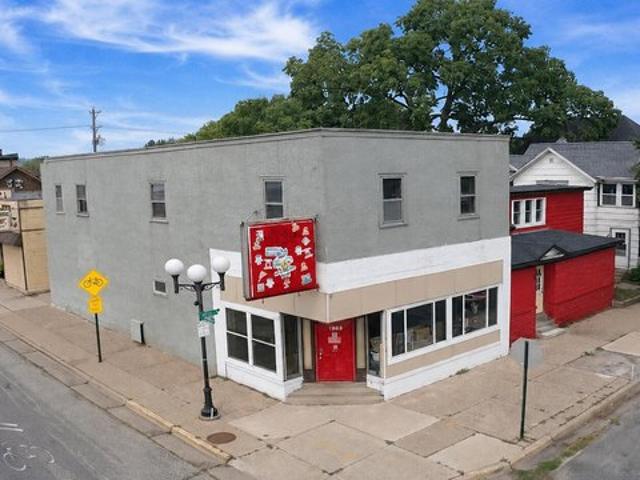 1303 Avon St Unit 1301, La Crosse, WI 54603
