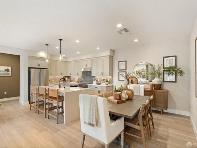 1303 Besra Ter Unit 9, Sunnyvale, CA 94087