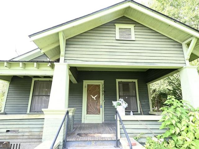1303 Carswell Ave, Waycross, GA 31503