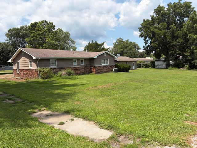1303 E 4th Street