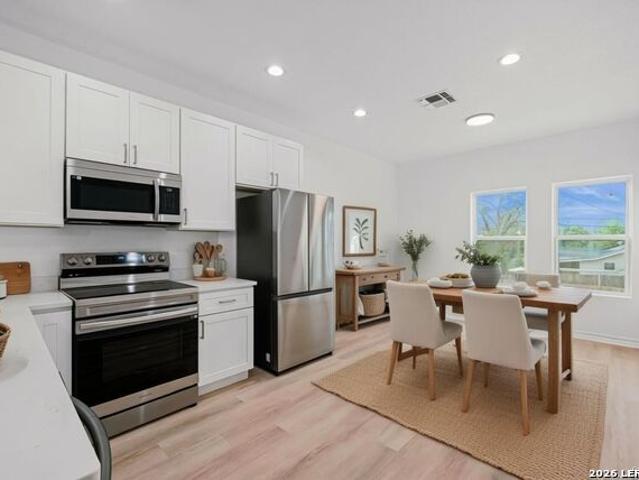 1303 Essex St, Unit 202