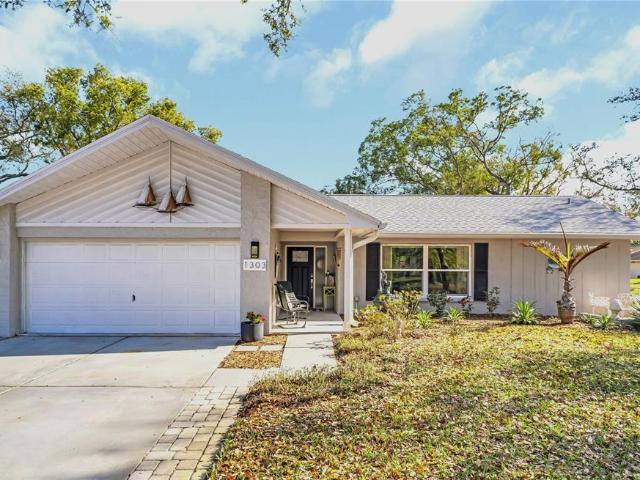 1303 Glengarry Dr, Palm Harbor, FL 34684 | MLS #TB8477 | Compass