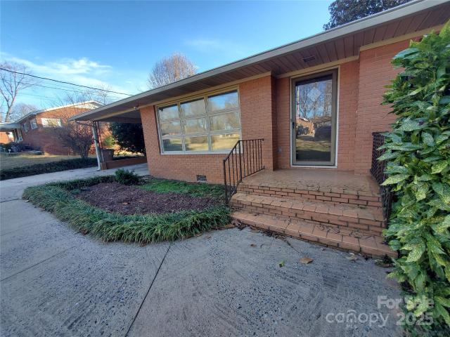 1303 Hunt St, Shelby, NC 28152 | MLS #4332 | Compass