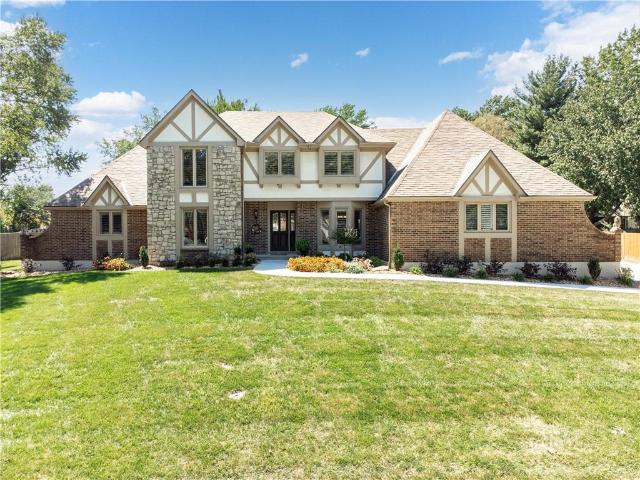 1303 Hawk Creek Dr, Blue Springs, MO 64015 | MLS #2604 | Compass