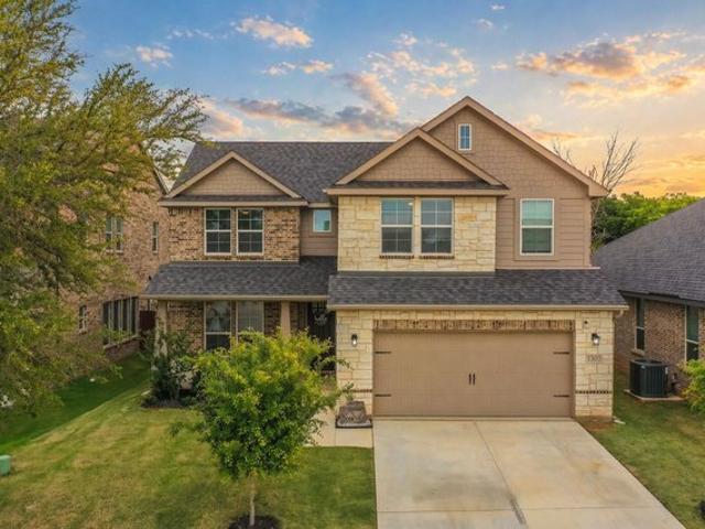 1303 Hickory Ct, Weatherford, TX 76086