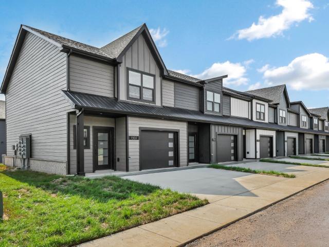 1303 Jonathan Wade Cir, Clarksville, TN 37043 | MLS #3160
