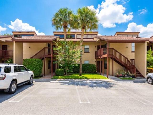 1303 Lakeview Dr E, Royal Palm Beach, FL 33411