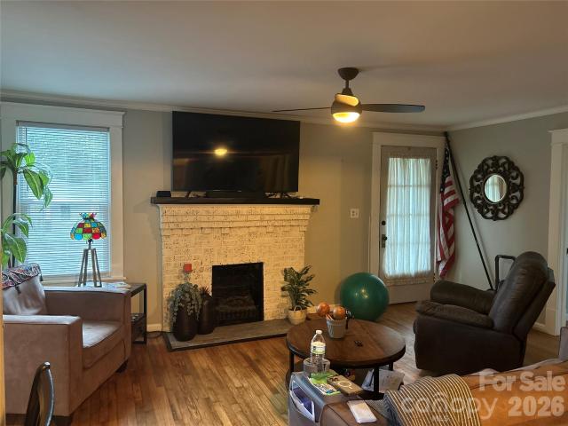 1303 Lane Street