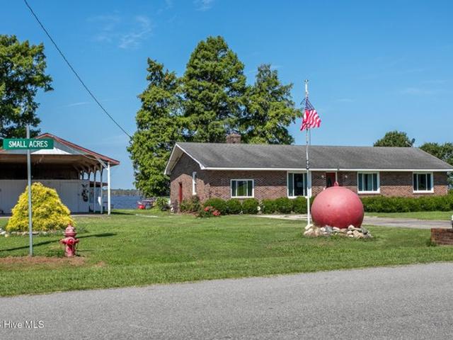 1303 Little River Dr, Elizabeth City, NC 27909