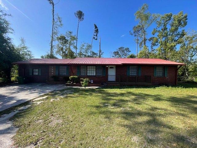 1303 Pineview Dr, Valdosta, GA 31602