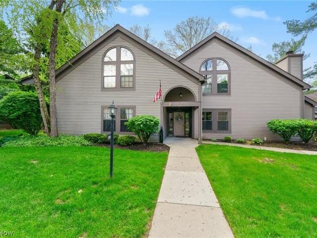 1303 Red Tail Hawk Ct, Boardman, OH 44512