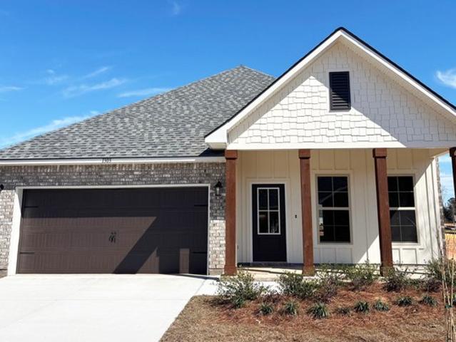 1303 Redfish Dr, Gulfport, MS 39507
