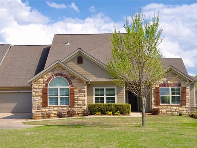 1303 SW Doe Ln, Bentonville, AR 72713