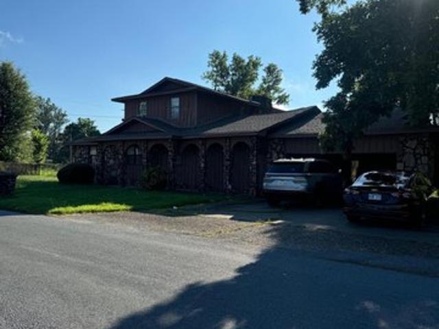 1303 S Bay St, Pine Bluff, AR 71603