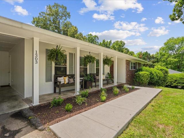 1303 Sherwood Drive